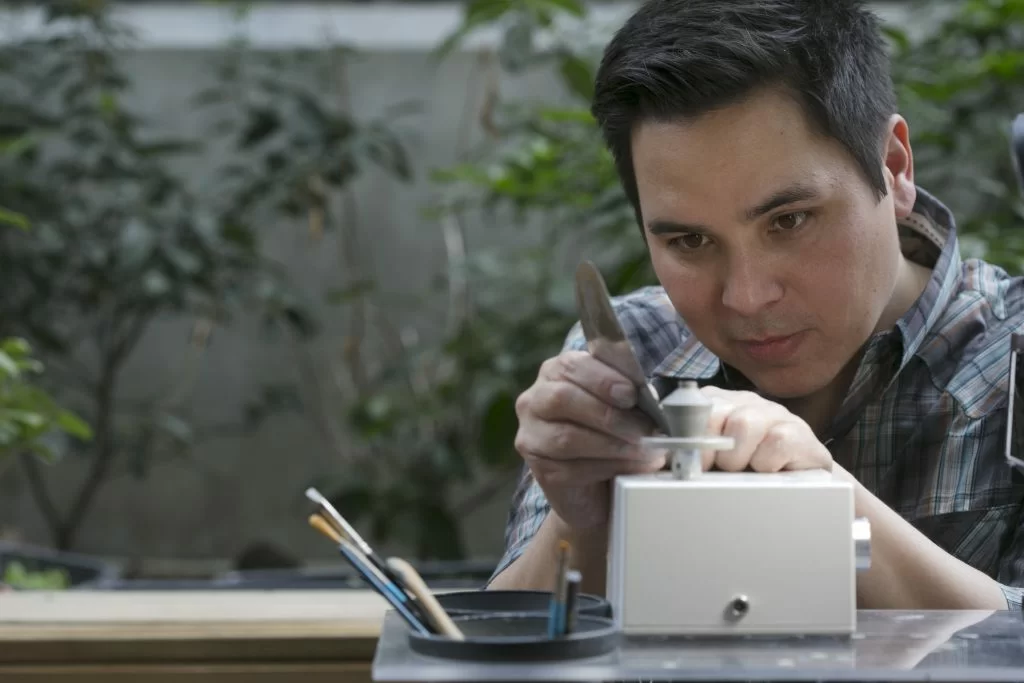 【愈迷你愈迷人】美國袖珍陶藝家Jon Almeda -設計- 明周文化