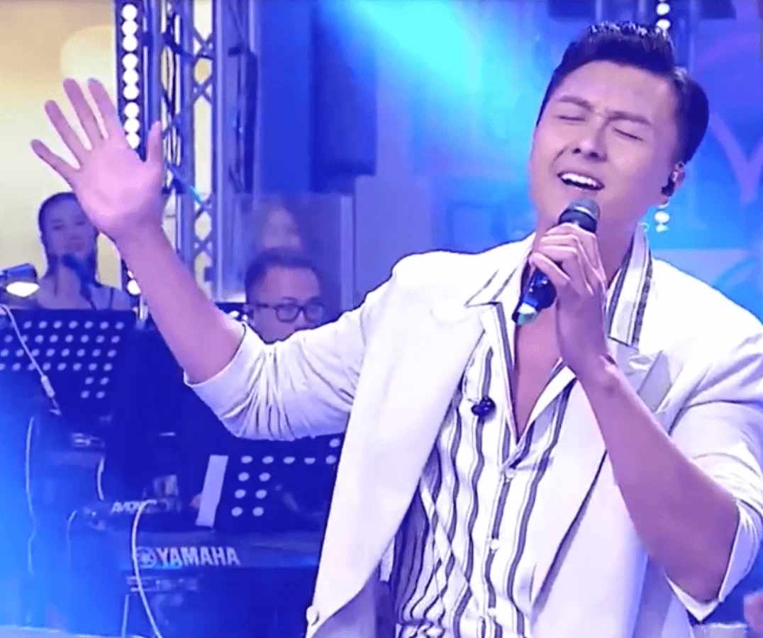 【原唱與翻唱】王浩信唱Danny金曲《深愛著你》 Eason都有唱過 - 本地 - 明周娛樂