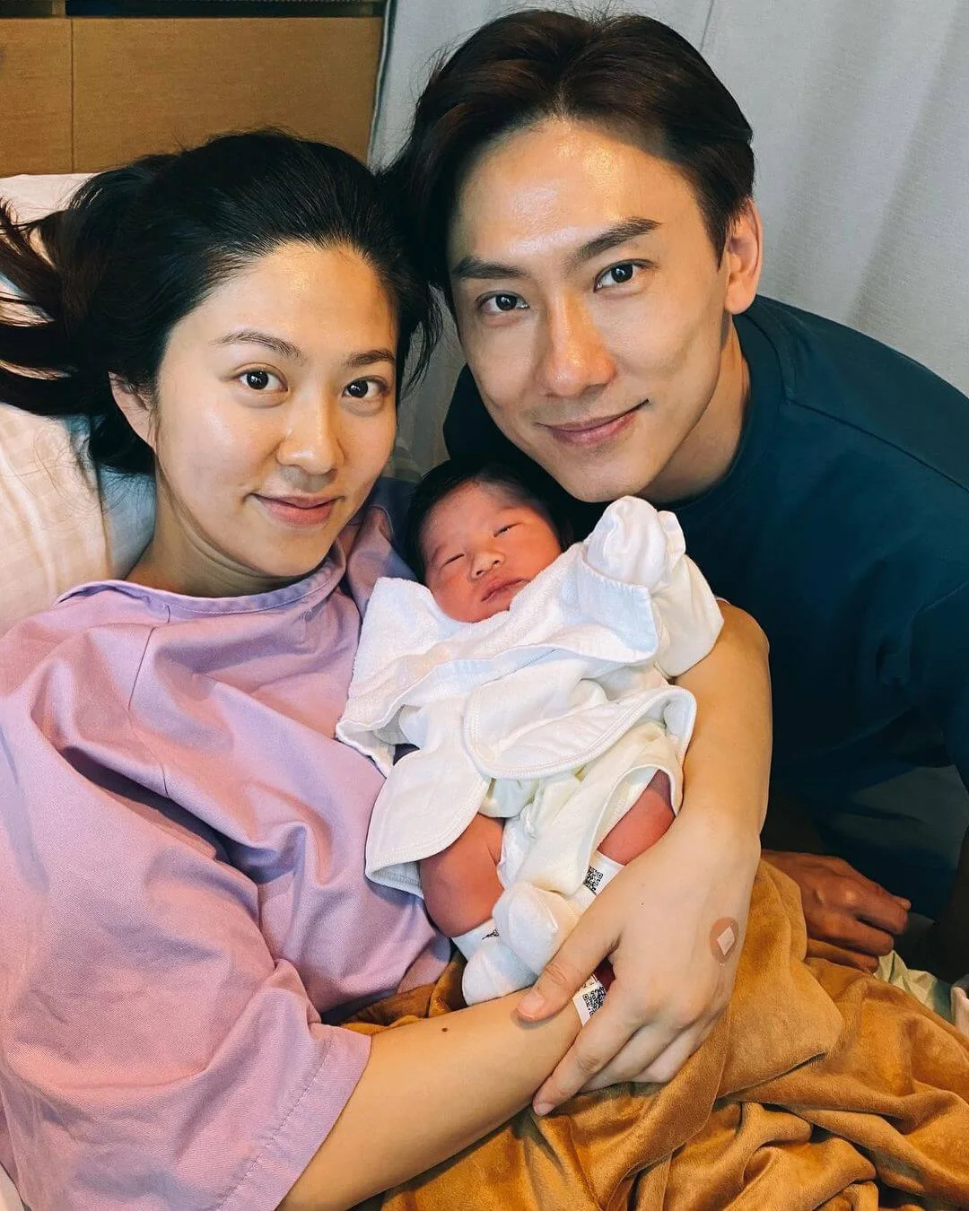 關宛珊誕下囝囝Preemo Patrick Sir承諾對太太的愛絲毫不減 - 本地 - 明周娛樂