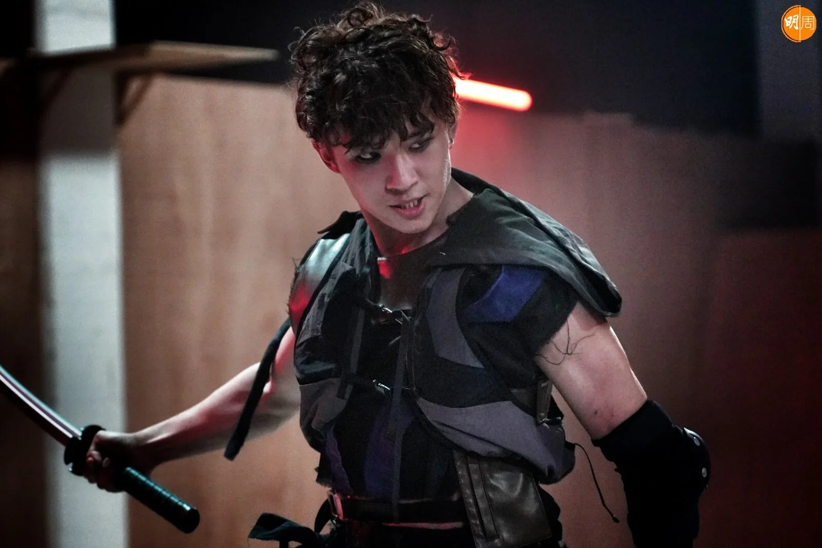 ANSONBEAN為新歌MV挑戰不可能 喪操曬肌狂跳拍足26小時 - 本地 - 明周娛樂