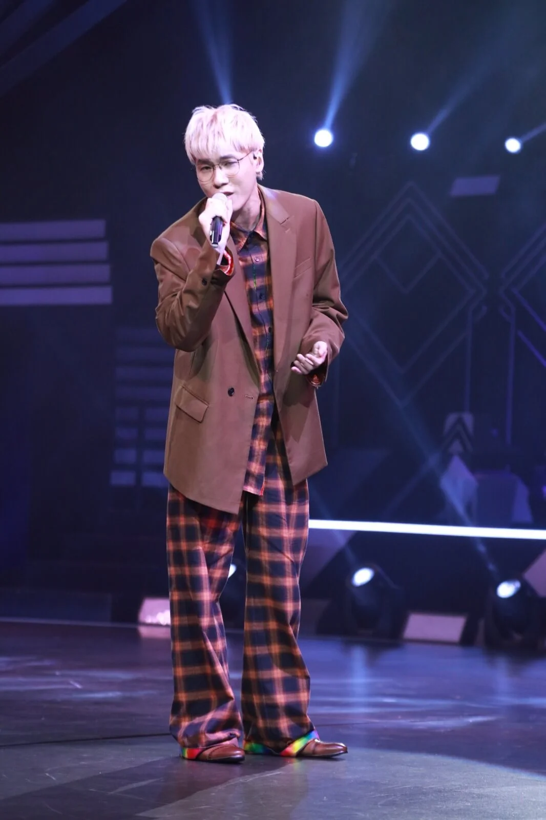 聲夢傳奇2｜Zayden奪最高分獲讚似古蘇合體 Vivian穿「愛心靴」台風有型性感 - 本地 - 明周娛樂