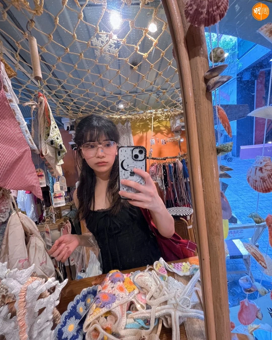 So Ching罕曬三點式泳照 阿Mo情況轉好難得放輕鬆 - 本地 - 明周娛樂